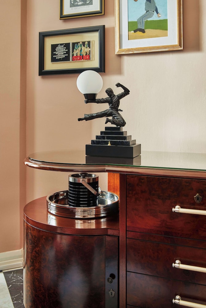 Graduate Seattle, Seattle